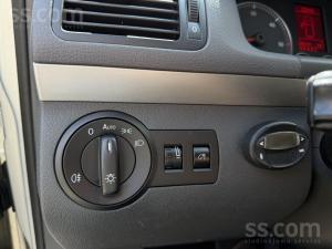 Volkswagen Touran 2010 in Riga, with an engine capacity of 1.90 L and mileage of 266 thousand km for 2950 €, photo 17 on AUTOMOTO.COM.LV