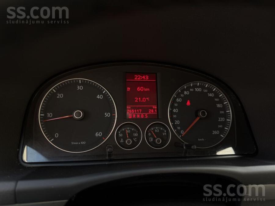 Volkswagen Touran 2010 in Riga, with an engine capacity of 1.90 L and mileage of 266 thousand km for 2950 €, photo 19 on AUTOMOTO.COM.LV