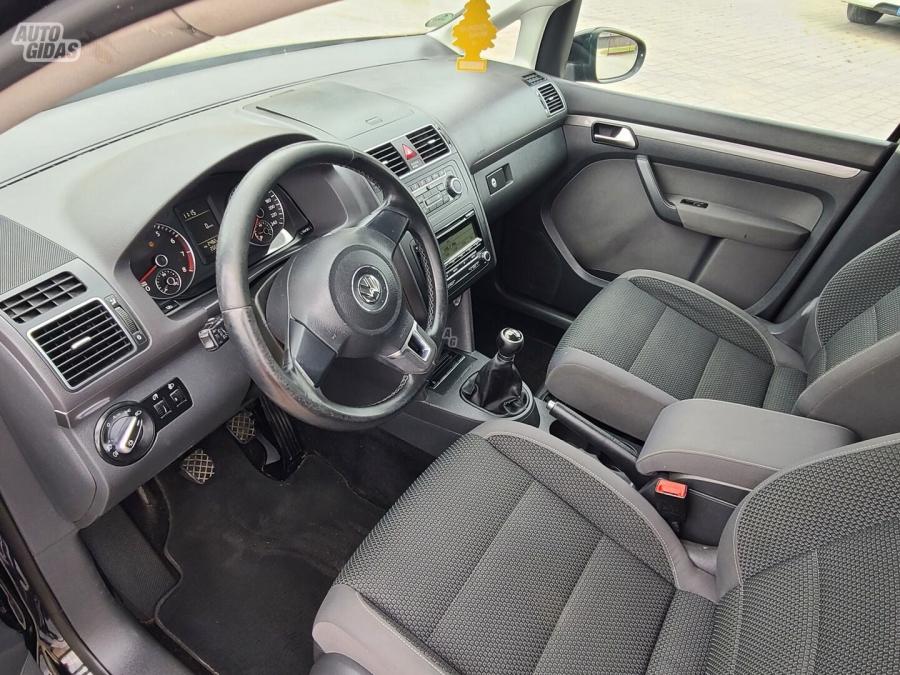 Volkswagen Touran 2010 in Marijampole, with an engine capacity of 1.40 L and mileage of 266 thousand km for 3550 €, photo 11 on AUTOMOTO.COM.LV