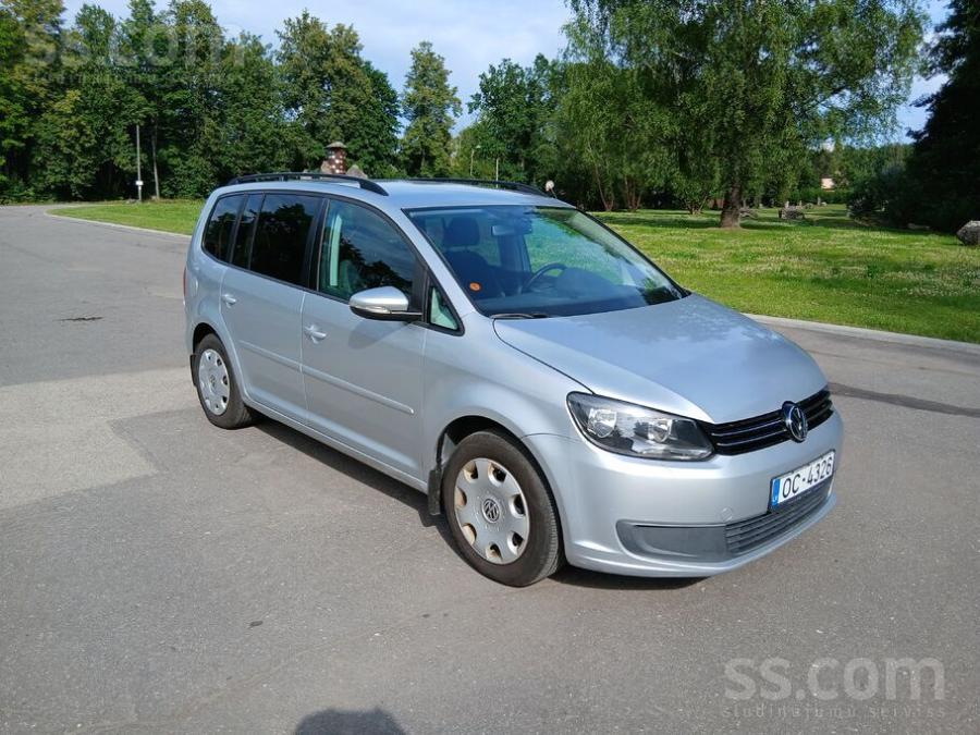 Volkswagen Touran 2011 in Riga, with an engine capacity of 1.60 L and mileage of 376 thousand km for 4750 €, photo 1 on AUTOMOTO.COM.LV