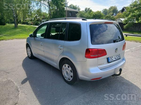 Volkswagen Touran 2011 in Riga, with an engine capacity of 1.60 L and mileage of 376 thousand km for 4750 €, photo 3 on AUTOMOTO.COM.LV
