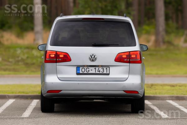 Volkswagen Touran 2011 in Riga, with an engine capacity of 1.60 L and mileage of 230 thousand km for 6500 €, photo 5 on AUTOMOTO.COM.LV