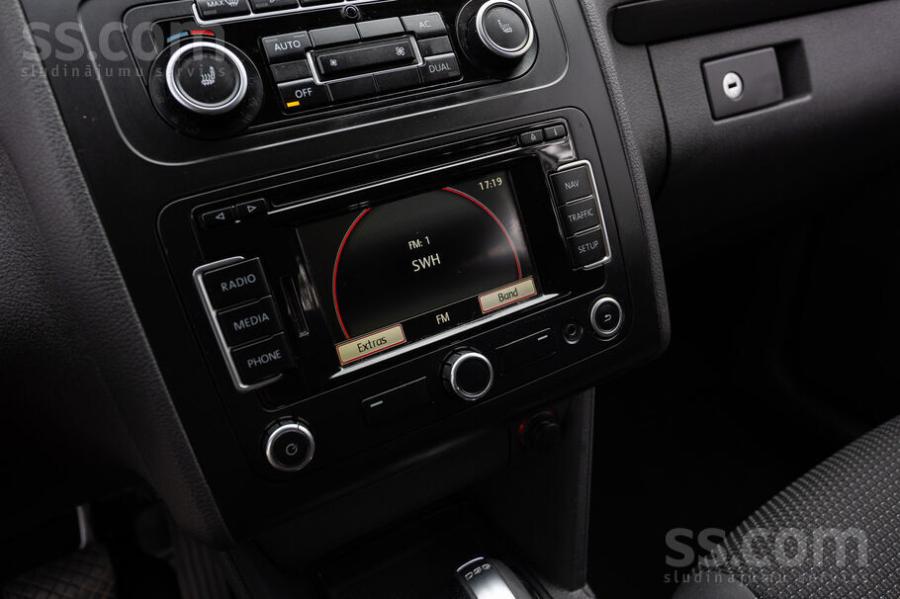 Volkswagen Touran 2011 in Riga, with an engine capacity of 1.60 L and mileage of 230 thousand km for 6500 €, photo 17 on AUTOMOTO.COM.LV