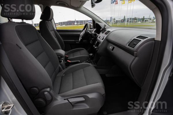 Volkswagen Touran 2011 in Riga, with an engine capacity of 1.60 L and mileage of 236 thousand km for 5900 €, photo 8 on AUTOMOTO.COM.LV