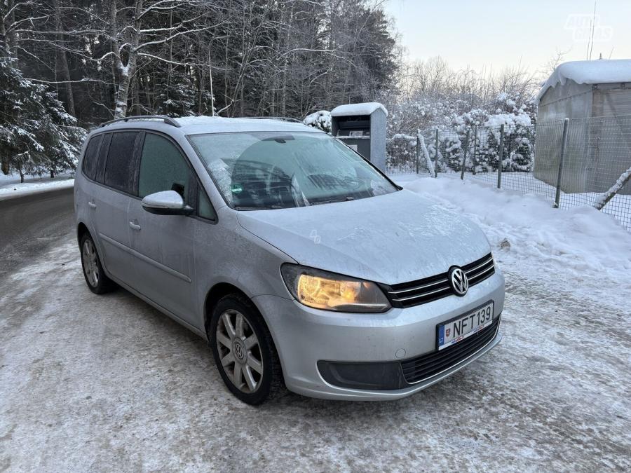 Volkswagen Touran 2011 in Kaunas, with an engine capacity of 1.40 L and mileage of 252 thousand km for 3999 €, photo 1 on AUTOMOTO.COM.LV