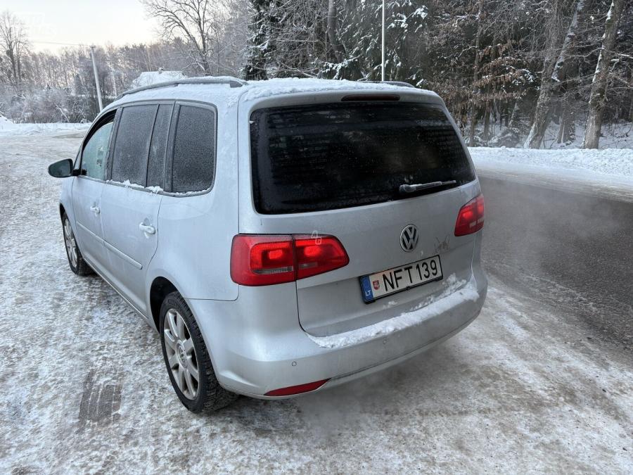 Volkswagen Touran 2011 in Kaunas, with an engine capacity of 1.40 L and mileage of 252 thousand km for 3999 €, photo 5 on AUTOMOTO.COM.LV