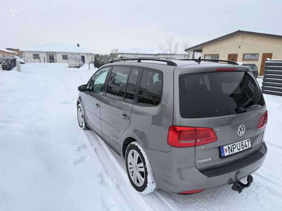 Volkswagen Touran 2011 Kauņa, ar dzinēja tilpumu 1.60 L un nobraukumu 271 tūkst. km par 4650 €, foto 4 vietnē AUTOMOTO.COM.LV