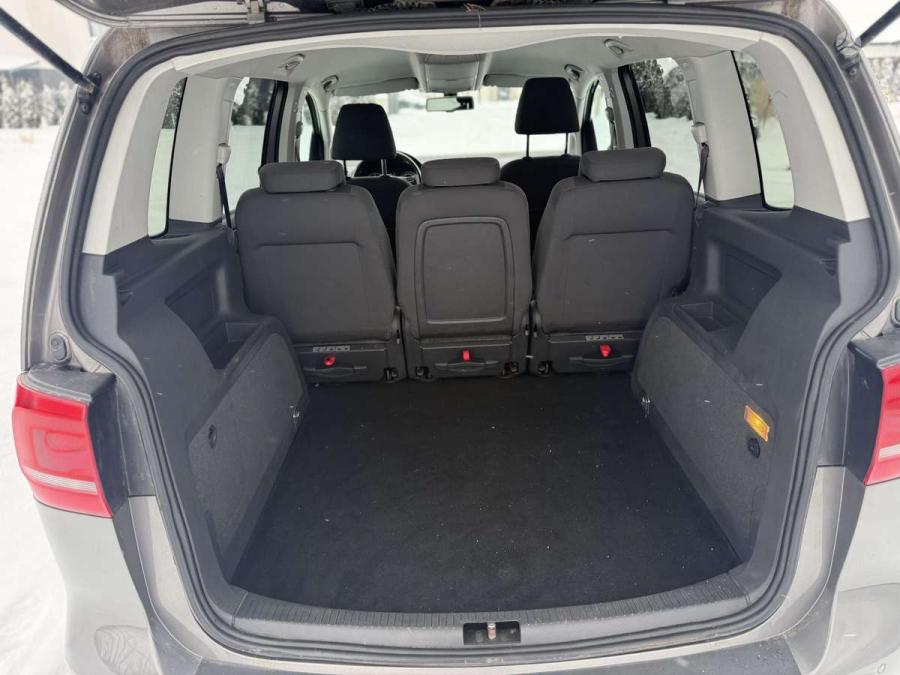 Volkswagen Touran 2011 Kauņa, ar dzinēja tilpumu 1.60 L un nobraukumu 271 tūkst. km par 4650 €, foto 10 vietnē AUTOMOTO.COM.LV