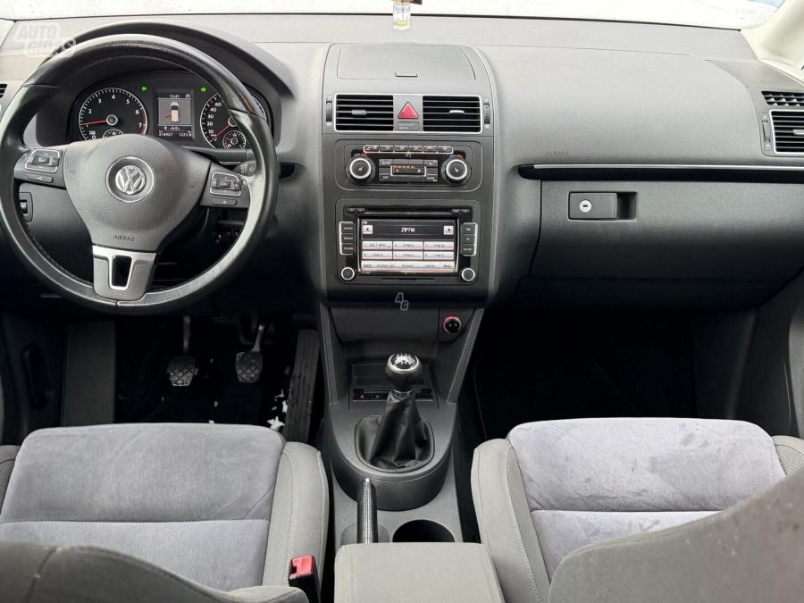 Volkswagen Touran 2011 Kauņa, ar dzinēja tilpumu 1.20 L un nobraukumu 216 tūkst. km par 3899 €, foto 15 vietnē AUTOMOTO.COM.LV