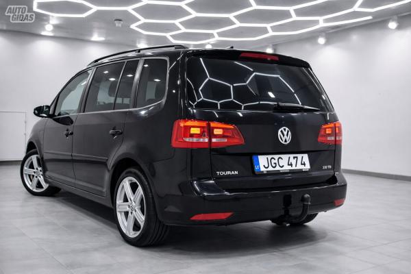 Volkswagen Touran 2011 in Kaunas, with an engine capacity of 2.00 L and mileage of 368 thousand km for 4890 €, photo 4 on AUTOMOTO.COM.LV