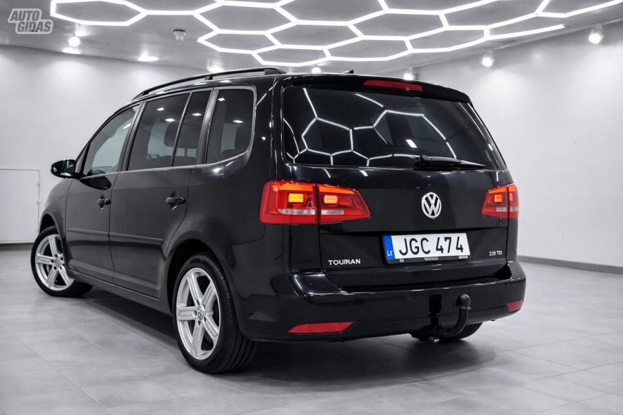 Volkswagen Touran 2011 Kauņa, ar dzinēja tilpumu 2.00 L un nobraukumu 368 tūkst. km par 4890 €, foto 4 vietnē AUTOMOTO.COM.LV