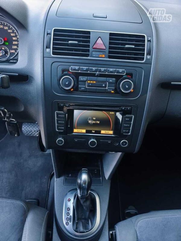 Volkswagen Touran 2011 in Druskininkai, with an engine capacity of 2.00 L and mileage of 271 thousand km for 6000 €, photo 11 on AUTOMOTO.COM.LV