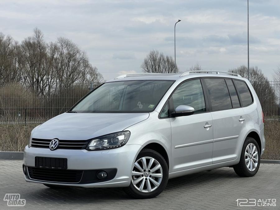 Volkswagen Touran 2011 in Taurage, with an engine capacity of 2.00 L and mileage of 300 thousand km for 6700 €, photo 1 on AUTOMOTO.COM.LV