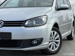 Volkswagen Touran 2011 in Taurage, with an engine capacity of 2.00 L and mileage of 300 thousand km for 6700 €, photo 4 on AUTOMOTO.COM.LV