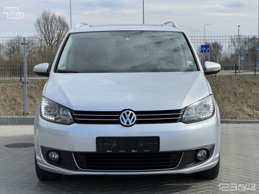 Volkswagen Touran 2011 in Taurage, with an engine capacity of 2.00 L and mileage of 300 thousand km for 6700 €, photo 6 on AUTOMOTO.COM.LV