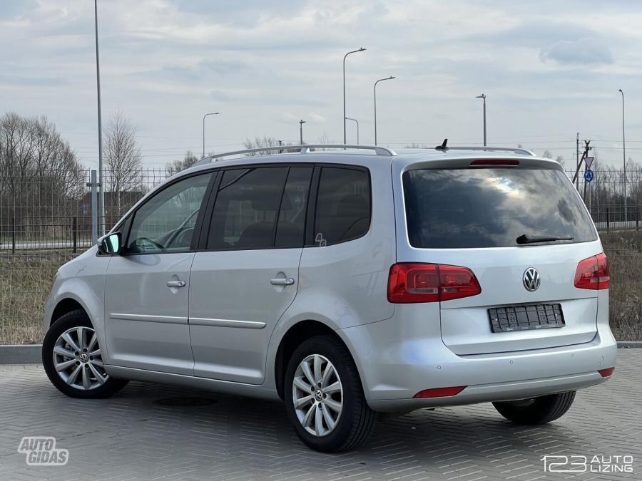 Volkswagen Touran 2011 in Taurage, with an engine capacity of 2.00 L and mileage of 300 thousand km for 6700 €, photo 9 on AUTOMOTO.COM.LV