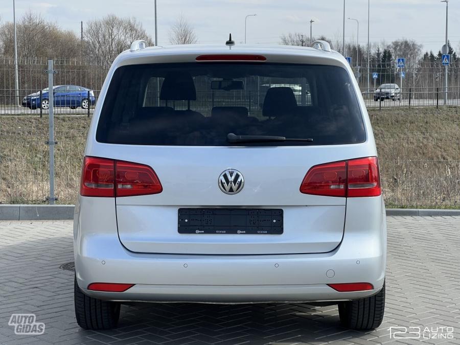 Volkswagen Touran 2011 in Taurage, with an engine capacity of 2.00 L and mileage of 300 thousand km for 6700 €, photo 11 on AUTOMOTO.COM.LV