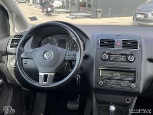 Volkswagen Touran 2011 in Taurage, with an engine capacity of 2.00 L and mileage of 300 thousand km for 6700 €, photo 16 on AUTOMOTO.COM.LV