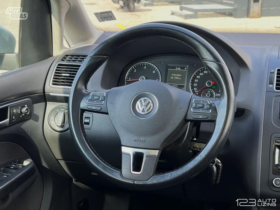 Volkswagen Touran 2011 in Taurage, with an engine capacity of 2.00 L and mileage of 300 thousand km for 6700 €, photo 17 on AUTOMOTO.COM.LV