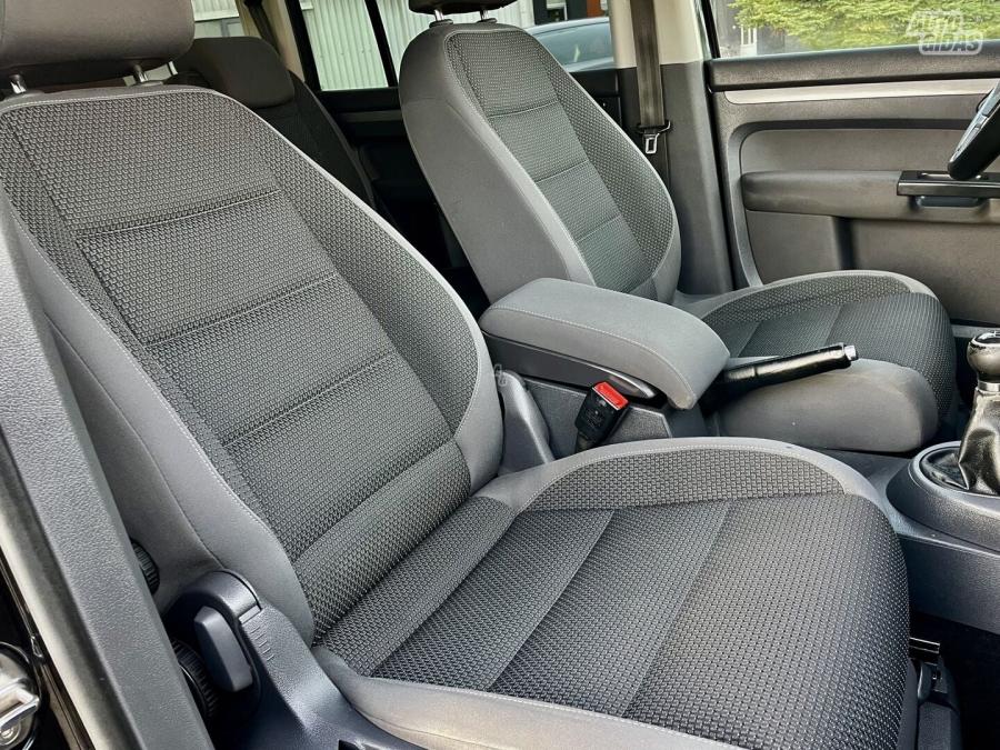 Volkswagen Touran 2011 Kauņa, ar dzinēja tilpumu 1.60 L un nobraukumu 351 tūkst. km par 4600 €, foto 18 vietnē AUTOMOTO.COM.LV