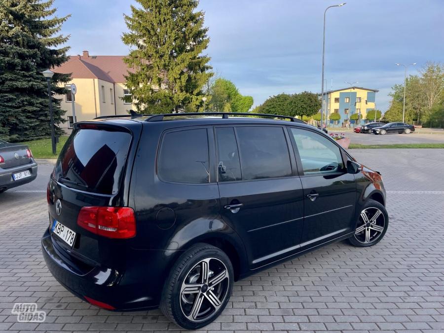 Volkswagen Touran 2011 Kauņa, ar dzinēja tilpumu 1.60 L un nobraukumu 351 tūkst. km par 4600 €, foto 22 vietnē AUTOMOTO.COM.LV