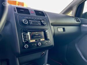 Volkswagen Touran 2011 Kauņa, ar dzinēja tilpumu 1.60 L un nobraukumu 351 tūkst. km par 4600 €, foto 24 vietnē AUTOMOTO.COM.LV