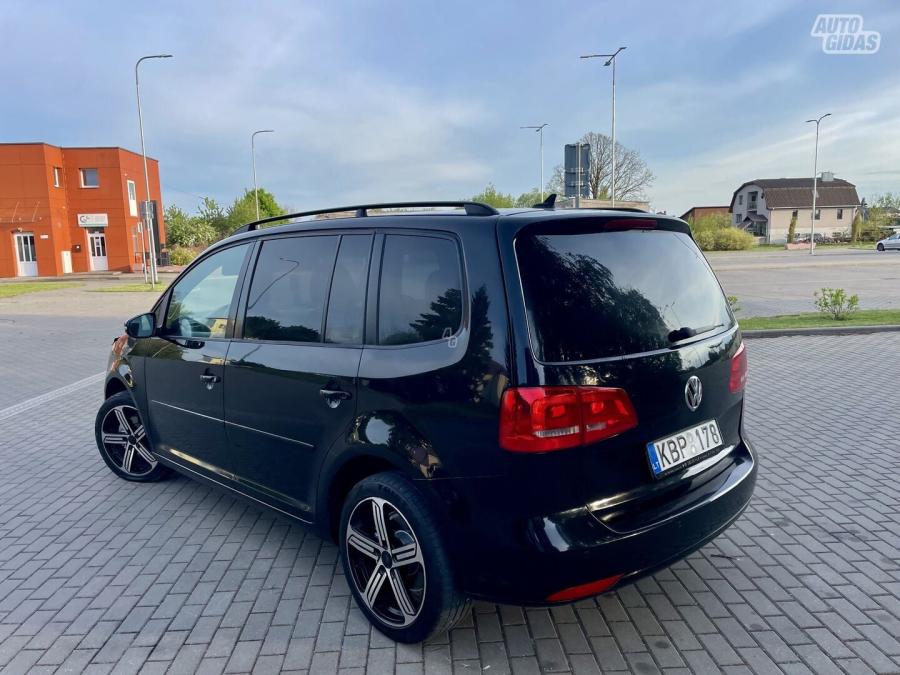 Volkswagen Touran 2011 Kauņa, ar dzinēja tilpumu 1.60 L un nobraukumu 351 tūkst. km par 4600 €, foto 25 vietnē AUTOMOTO.COM.LV