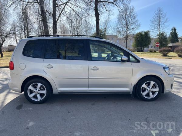 Volkswagen Touran 2011 Rēzekne, ar dzinēja tilpumu 1.60 L un nobraukumu 268 tūkst. km par 5750 €, foto 5 vietnē AUTOMOTO.COM.LV