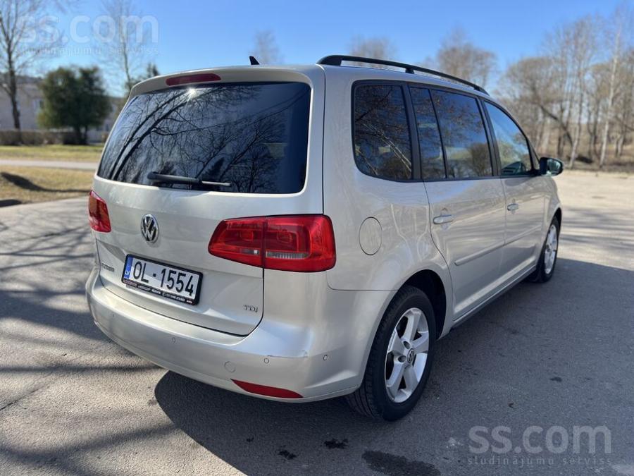 Volkswagen Touran 2011 Rēzekne, ar dzinēja tilpumu 1.60 L un nobraukumu 268 tūkst. km par 5750 €, foto 9 vietnē AUTOMOTO.COM.LV