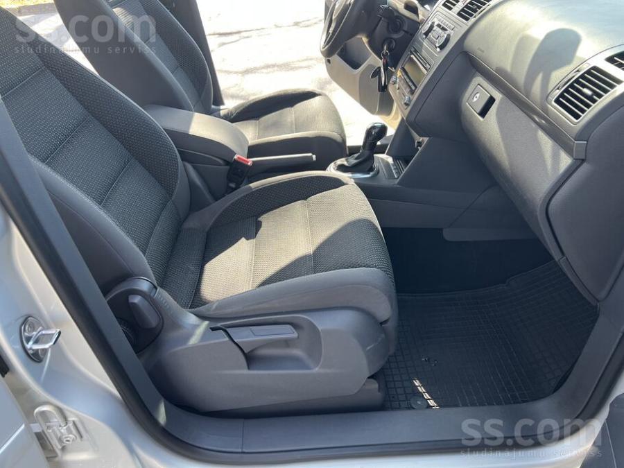 Volkswagen Touran 2011 Rēzekne, ar dzinēja tilpumu 1.60 L un nobraukumu 268 tūkst. km par 5750 €, foto 11 vietnē AUTOMOTO.COM.LV