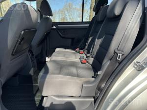 Volkswagen Touran 2011 Rēzekne, ar dzinēja tilpumu 1.60 L un nobraukumu 268 tūkst. km par 5750 €, foto 12 vietnē AUTOMOTO.COM.LV