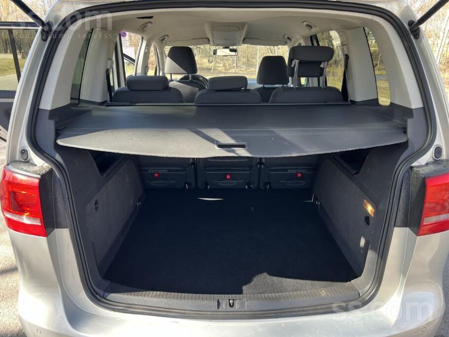 Volkswagen Touran 2011 Rēzekne, ar dzinēja tilpumu 1.60 L un nobraukumu 268 tūkst. km par 5750 €, foto 14 vietnē AUTOMOTO.COM.LV