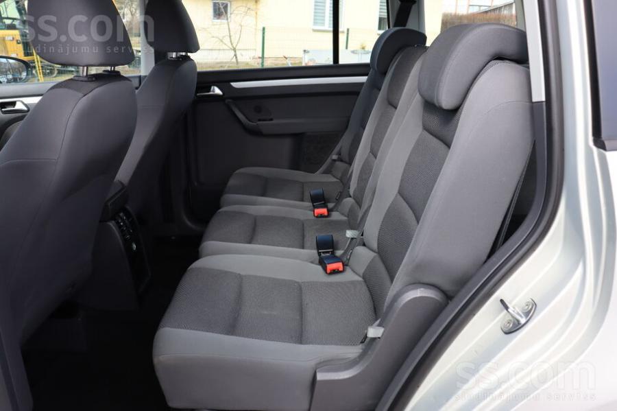 Volkswagen Touran 2011 Rīga, ar dzinēja tilpumu 1.40 L un nobraukumu 0 tūkst. km par 6390 €, foto 14 vietnē AUTOMOTO.COM.LV