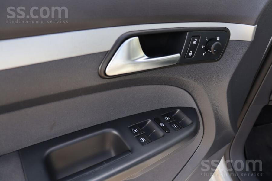Volkswagen Touran 2011 Rīga, ar dzinēja tilpumu 1.40 L un nobraukumu 0 tūkst. km par 6390 €, foto 15 vietnē AUTOMOTO.COM.LV