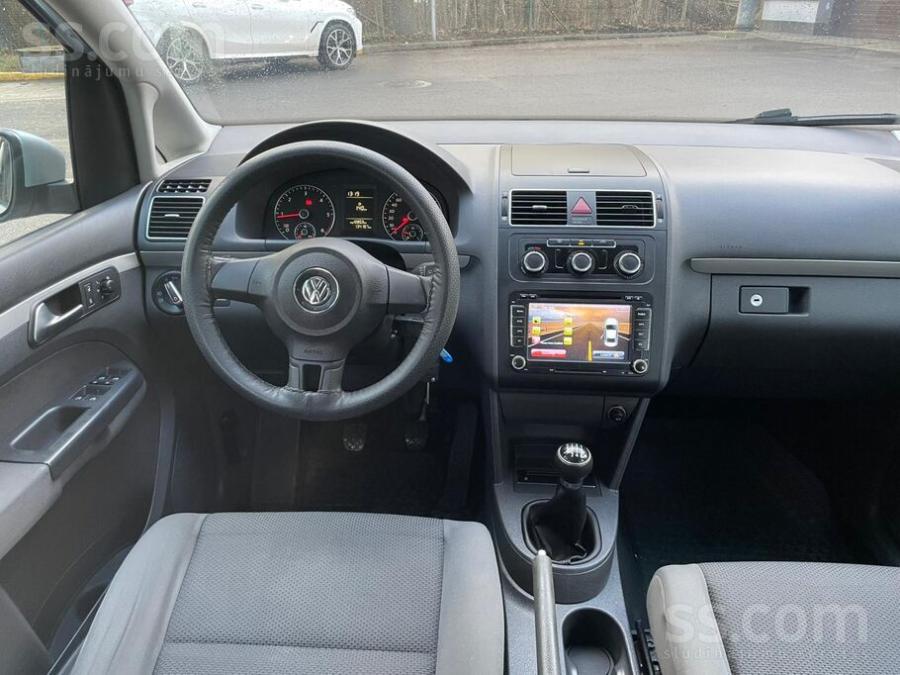 Volkswagen Touran 2011 Rīga, ar dzinēja tilpumu 1.60 L un nobraukumu 0 tūkst. km par 4799 €, foto 11 vietnē AUTOMOTO.COM.LV
