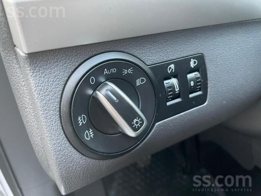 Volkswagen Touran 2011 Rīga, ar dzinēja tilpumu 1.60 L un nobraukumu 0 tūkst. km par 4799 €, foto 14 vietnē AUTOMOTO.COM.LV
