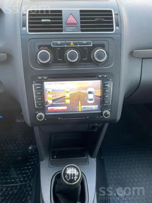 Volkswagen Touran 2011 Rīga, ar dzinēja tilpumu 1.60 L un nobraukumu 0 tūkst. km par 4799 €, foto 17 vietnē AUTOMOTO.COM.LV