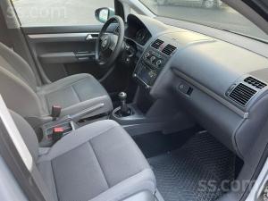 Volkswagen Touran 2011 Rīga, ar dzinēja tilpumu 1.60 L un nobraukumu 0 tūkst. km par 4799 €, foto 18 vietnē AUTOMOTO.COM.LV