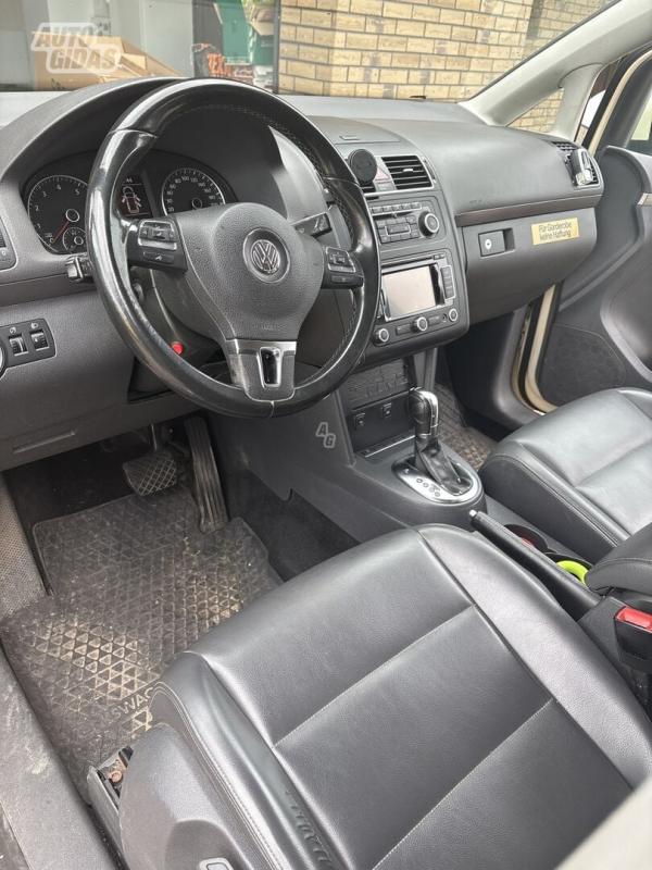 Volkswagen Touran 2011 Viļņa, ar dzinēja tilpumu 1.40 L un nobraukumu 270 tūkst. km par 4650 €, foto 4 vietnē AUTOMOTO.COM.LV