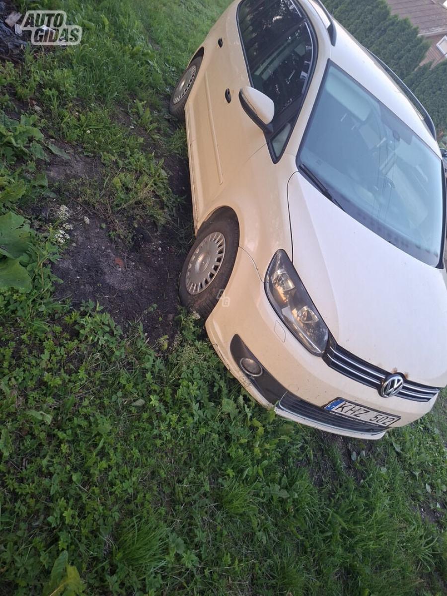 Volkswagen Touran 2011 in Jurbarkas, with an engine capacity of 1.60 L and mileage of 501 thousand km for 2500 €, photo 3 on AUTOMOTO.COM.LV