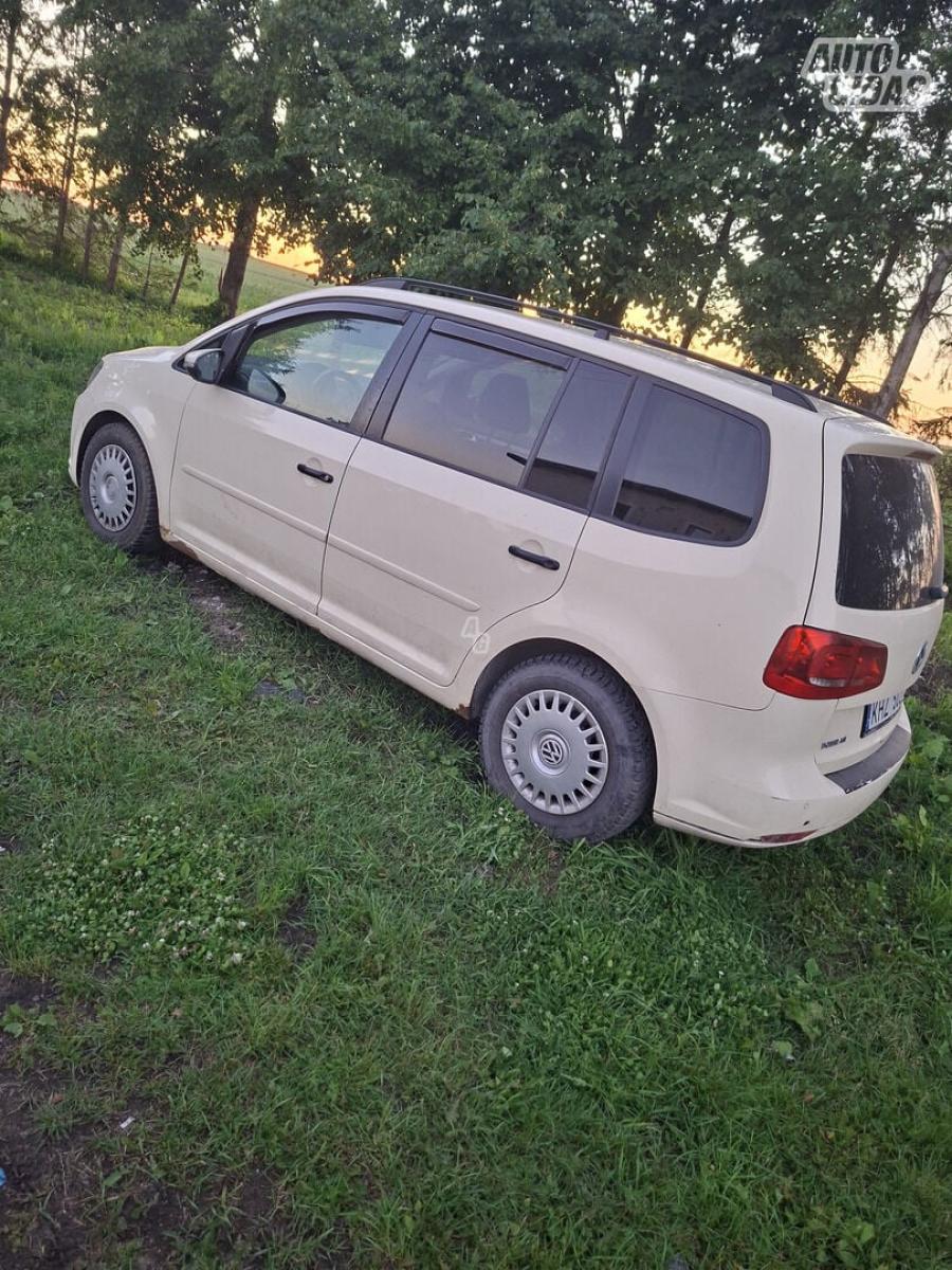 Volkswagen Touran 2011 in Jurbarkas, with an engine capacity of 1.60 L and mileage of 501 thousand km for 2500 €, photo 6 on AUTOMOTO.COM.LV