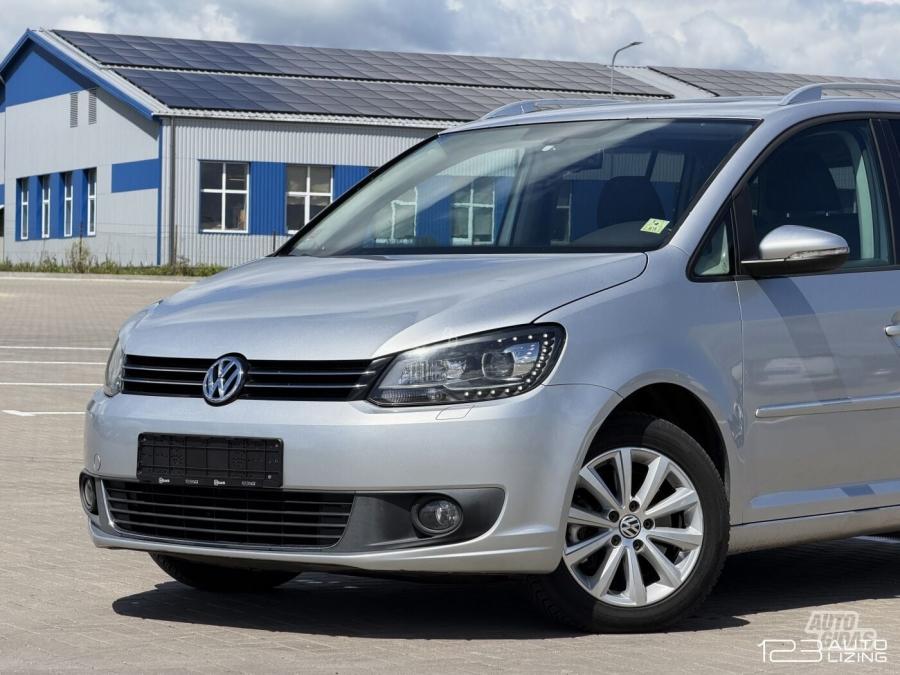 Volkswagen Touran 2011 in Taurage, with an engine capacity of 2.00 L and mileage of 300 thousand km for 6300 €, photo 3 on AUTOMOTO.COM.LV