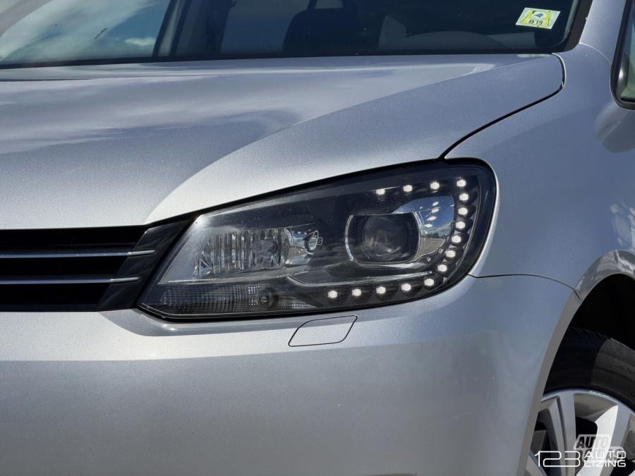 Volkswagen Touran 2011 in Taurage, with an engine capacity of 2.00 L and mileage of 300 thousand km for 6300 €, photo 5 on AUTOMOTO.COM.LV