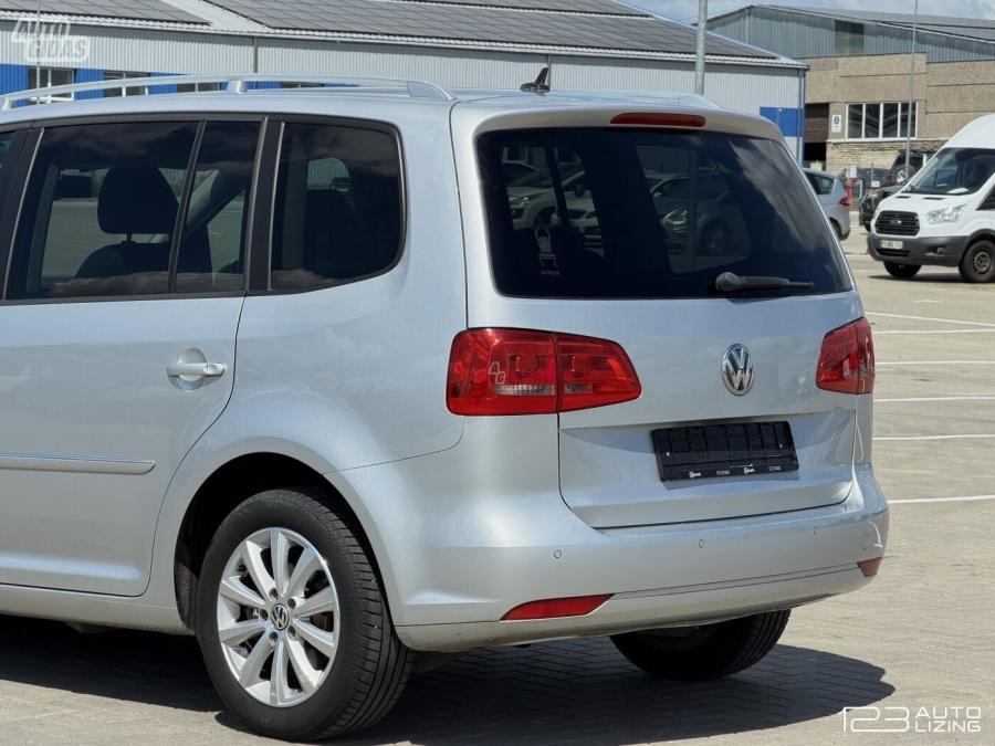 Volkswagen Touran 2011 in Taurage, with an engine capacity of 2.00 L and mileage of 300 thousand km for 6300 €, photo 10 on AUTOMOTO.COM.LV