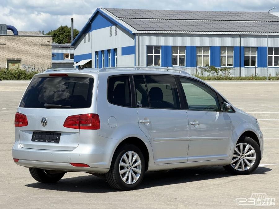 Volkswagen Touran 2011 in Taurage, with an engine capacity of 2.00 L and mileage of 300 thousand km for 6300 €, photo 11 on AUTOMOTO.COM.LV