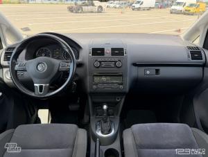 Volkswagen Touran 2011 in Taurage, with an engine capacity of 2.00 L and mileage of 300 thousand km for 6300 €, photo 17 on AUTOMOTO.COM.LV
