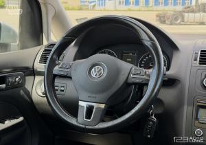 Volkswagen Touran 2011 in Taurage, with an engine capacity of 2.00 L and mileage of 300 thousand km for 6300 €, photo 19 on AUTOMOTO.COM.LV