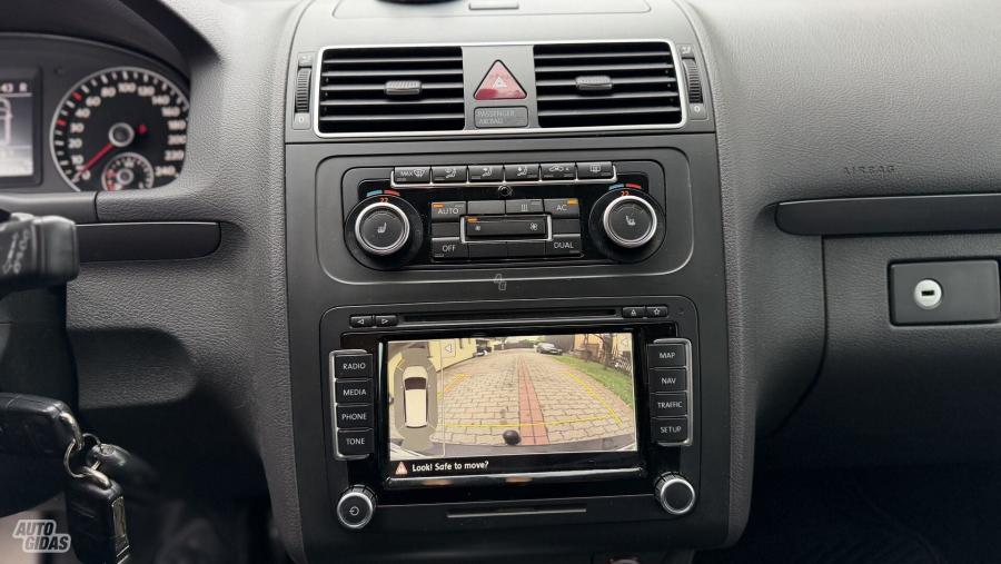 Volkswagen Touran 2011 Viļņa, ar dzinēja tilpumu 1.60 L un nobraukumu 310 tūkst. km par 4250 €, foto 14 vietnē AUTOMOTO.COM.LV