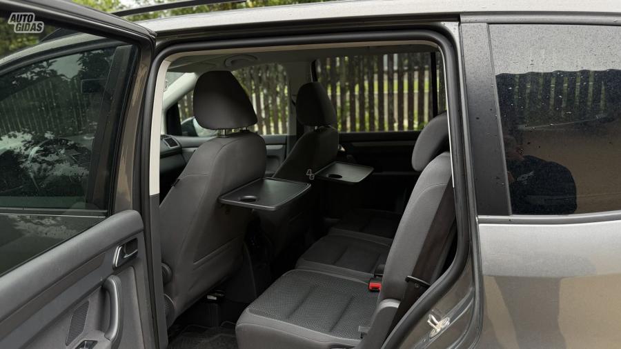 Volkswagen Touran 2011 Viļņa, ar dzinēja tilpumu 1.60 L un nobraukumu 310 tūkst. km par 4250 €, foto 18 vietnē AUTOMOTO.COM.LV