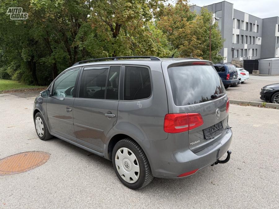 Volkswagen Touran 2011 Kauņa, ar dzinēja tilpumu 2.00 L un nobraukumu 285 tūkst. km par 2950 €, foto 4 vietnē AUTOMOTO.COM.LV